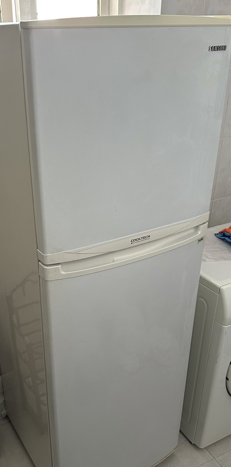 Холодильник Samsung