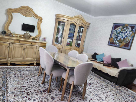 (К122847) Продается 3-х комнатная квартира в Мирабадском районе.