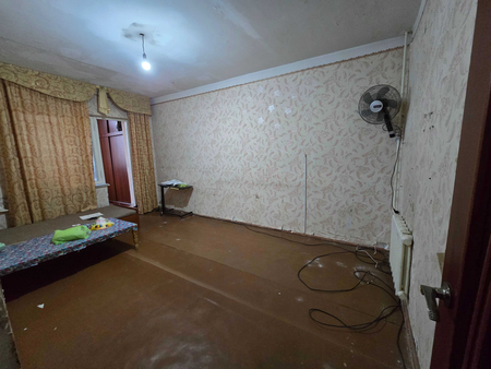 Срочно продаётся 3-х комнатная квартира в центре Кибрая