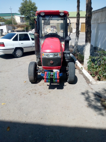 Mini traktor sotiladi