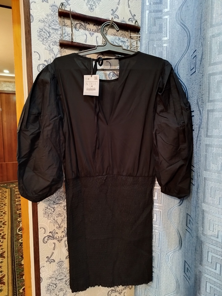 Zara кароткое чёрное платье