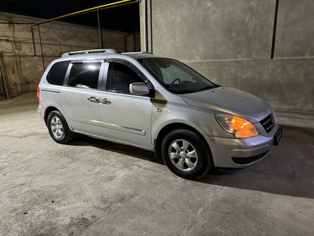 Kia Carnival 4 pakalanea gazi bor