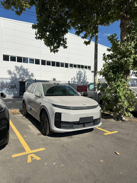 L6 Max Elephant grey Oq salon sotuvda tayyor