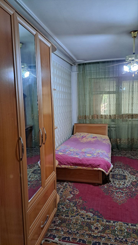 Продаётся 4-х комнатная квартира в центре города