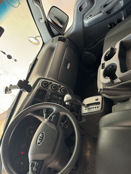 Kia bongo Aftamat karooka 2018 sotiladi
