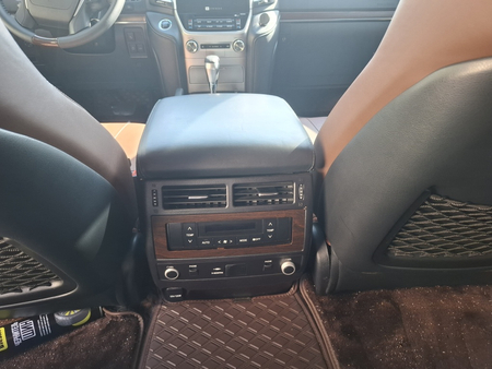 Toyota Land Crusier 200