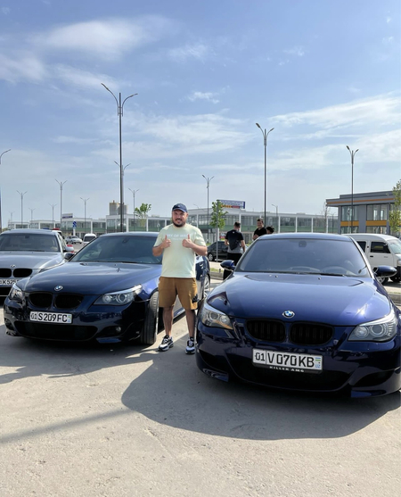 Продам Бмв е60 Дорого ! Цвет Темно Синий Обьем 3 Литра