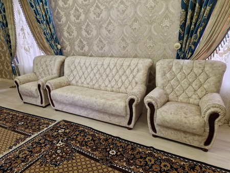Yumshoq mebel va stullarni sifatli tamirlash