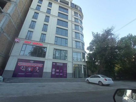 Продается 1й и 2й этаж в центре.Улица Бабур.Ориентир Пирамит(140988)