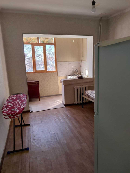 м.Буюк Ипак Йули Буз Базар Анор банк 1-комн 3/4 23 м² кирпич косметика