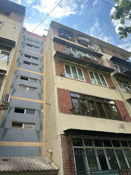 Продается квартира в Юнусабаде