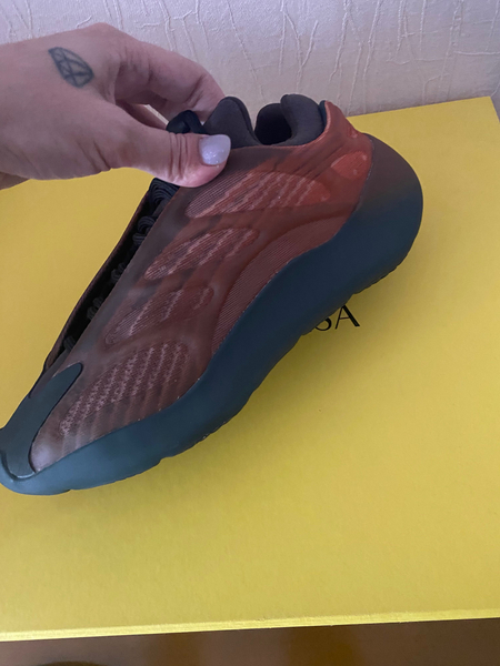 Женские кроссовки, Adidas YEEZY 700