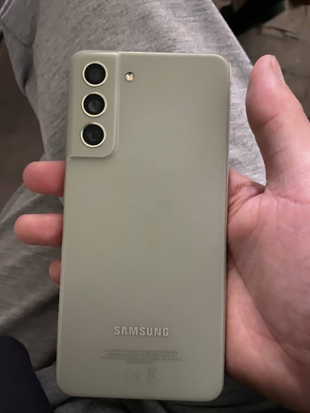 Samsung S21 FE 5G с гарантией