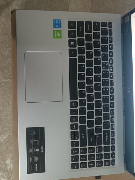 Noutbuk acer aspire 3