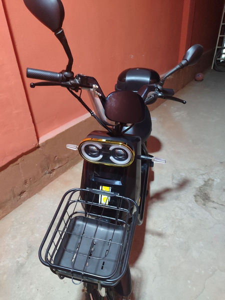 Skuter sotiladi pul kerek aybi yoq