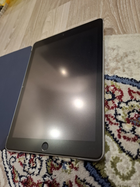 Продаётся Apple iPad 6th Gen Grey 32GB