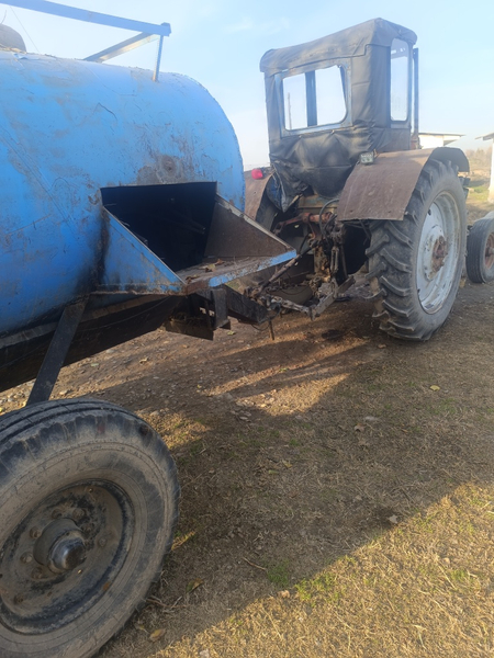 Traktor t28 boʻchka sotiladi