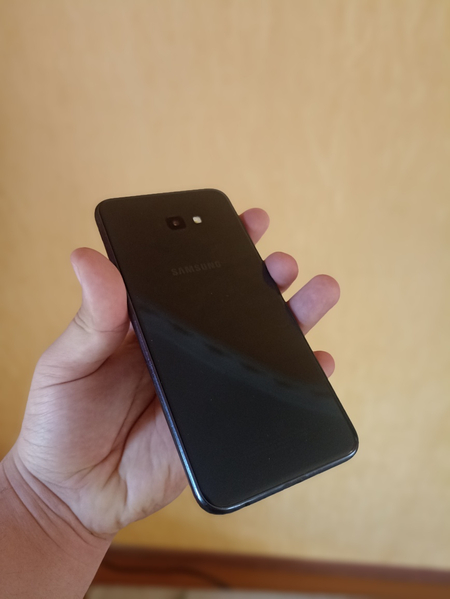 Samsung J4+ 3/32ГБ 2018