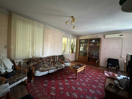 Продаётся 2/4/4 квартира на Ц-1 Br04