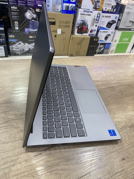 Lenovo Thinkbook 15   i5-12/8/256/15.6 ips