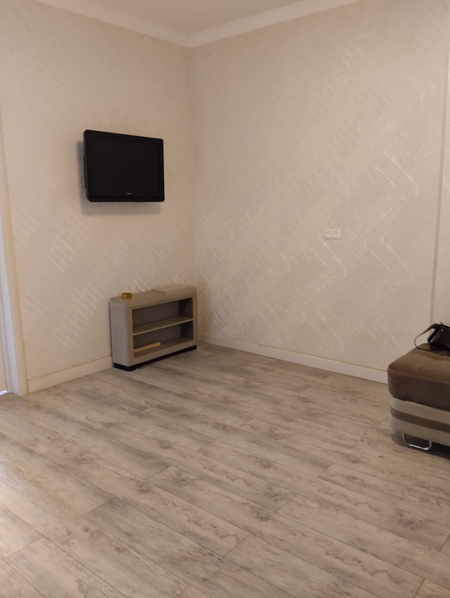 Sergeli 3 bekat green hous 2 xonali lubboyiga xamma sharoitlar bor