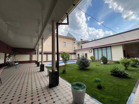 Продается Евро дом на мах. Амир Темур  700м2