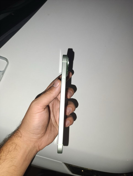 Продаеться Iphone 15 plus