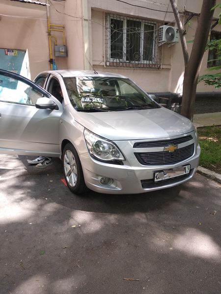 Автомобиль Кобальт