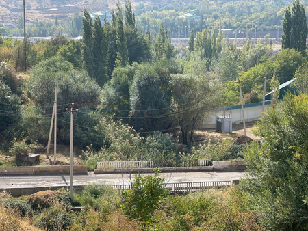 Продаётся земля 30 соток Ташкентская область Бостанлыкский район