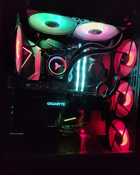 Core i9 10900k/32gb ddr4/Z590 Gigabyte/512gb ssd/700w blok