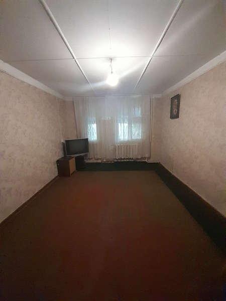 Срочно без маклер 3х ком. 1этаж
