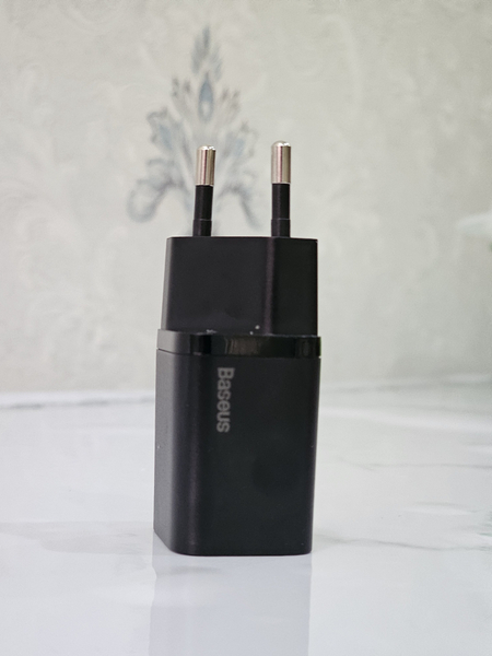 Зарядка от baseus  25 wt с шнуром