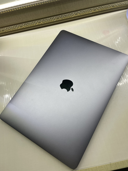 Macbook pro 2019 i5 ideal yangi