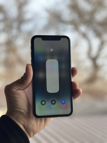 Iphone 11 holat zor ishlashida ayb yoq srochni sotladi pul zarur