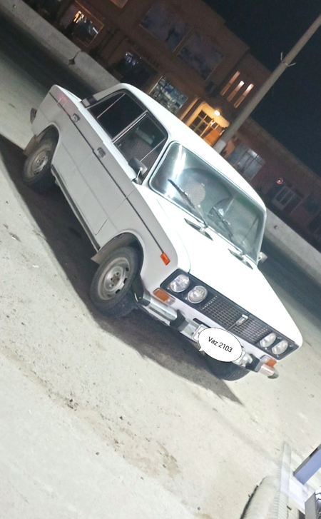 Vaz 2103 sotiladi