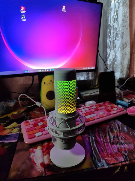 Продаётся микрофон Hyper X Quadcast S white edition