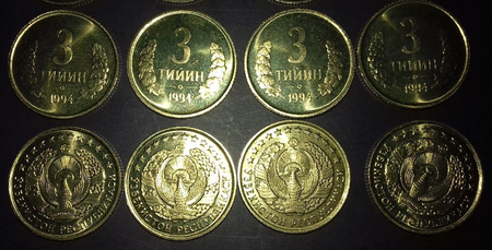 Продаются   тиины и сум Узбекистан.