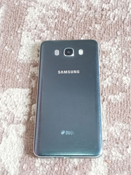 Samsung G7 (2016)