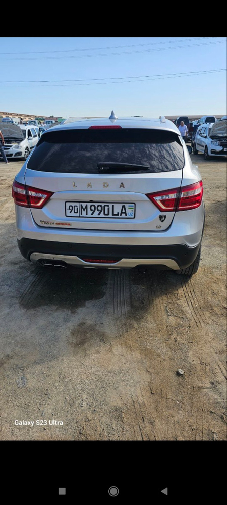 Lada Vesta cros sotiladi