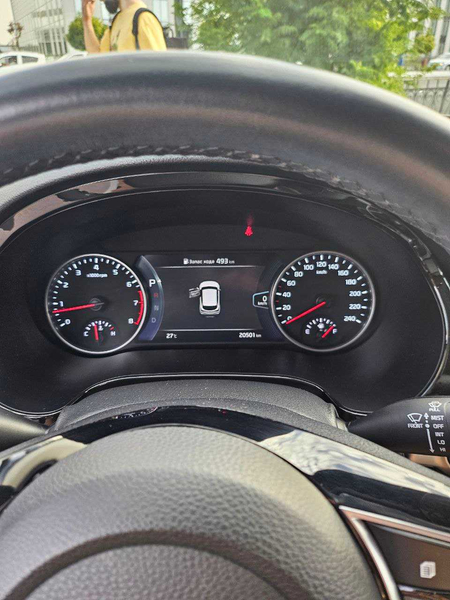 Продаю KIA SELTOS 2021 год.