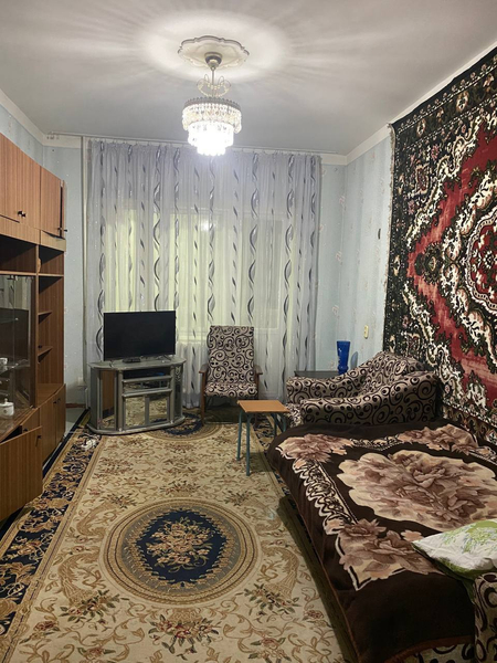 Срочно Продаётся 3 комнатная квартира балкон 2х6 массив Ахмад Югнакий
