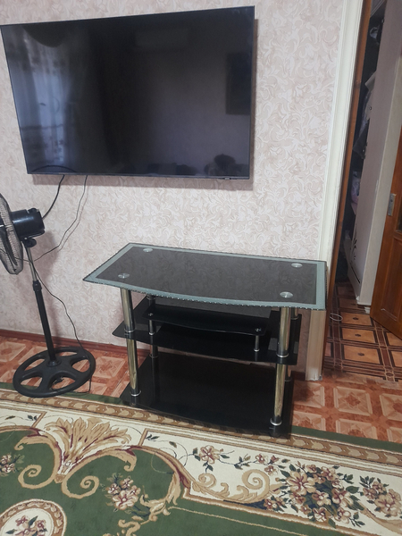 Продается подставка тв в хорошем состояние.