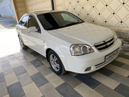 Лассети 1.6  2013 йил автомат