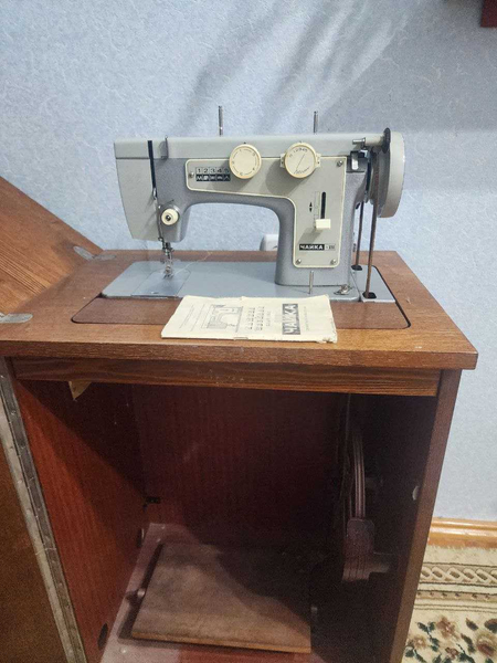 Продаётся швейная машинка Чайка