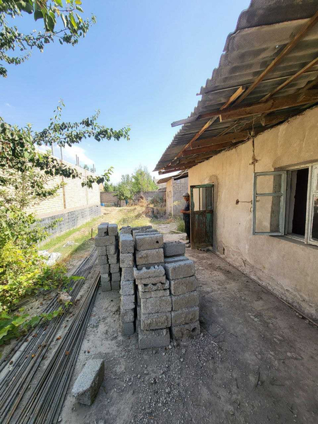 uchastka/uy sotiladi 4 sotix 3 xona