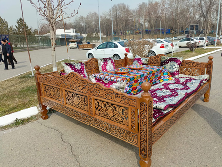 Топчан из ореха новый