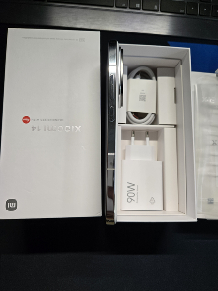 Продам аппарат марки Xiaomi Mi 14 12\256 White global