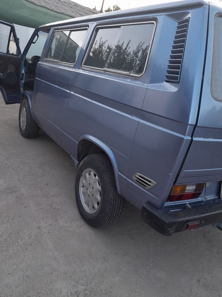 Volkswagen микро автобус сотилади срочна