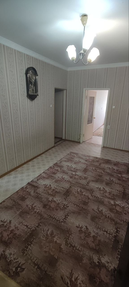 Продам 2 ком квартиру на массиве Феруза