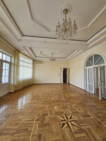 Sdaetsya uchastok pod ofis, detskiy sad. Vse usloviy est. 1 liniya